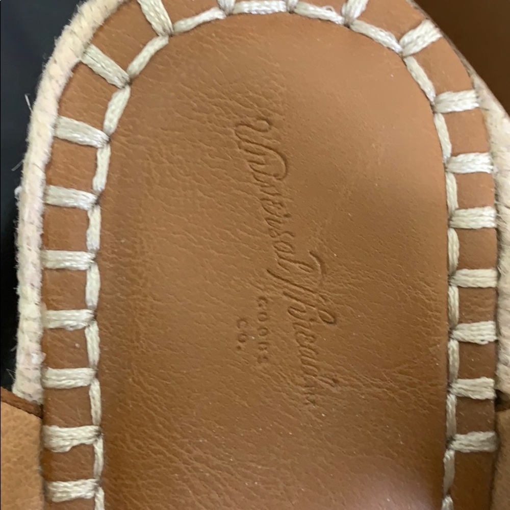 Universal Threads Tan/Brown Chunky Platform Sandal - Gem